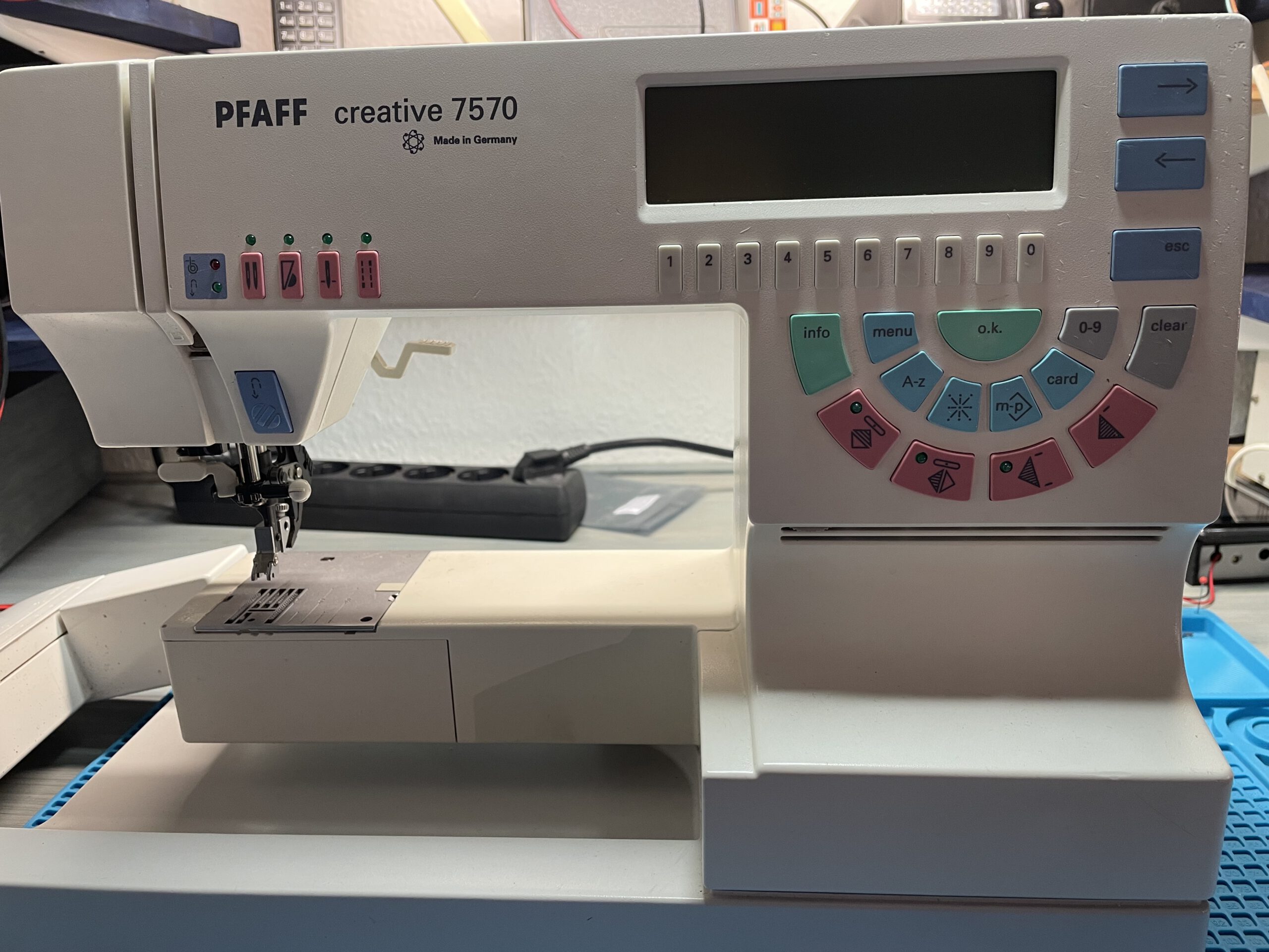 Pfaff Creative 7570 – DimensionDrei